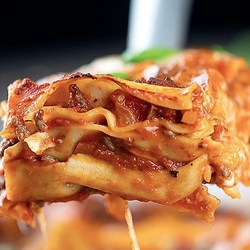 Main dish - Homemade 16-layer lasagna900 calories · classic italian recipes