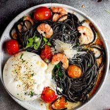 Lunch - Spaghetti al nero di seppie (Spaghetti with Squid Ink) recipes
