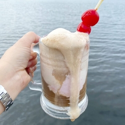 Drinks - Crown royal vanilla root beer float recipe