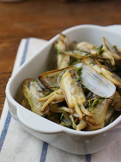 Fresh and Tender Razor Clams Do This, with Fresh Fragrant Sauce, The ...
